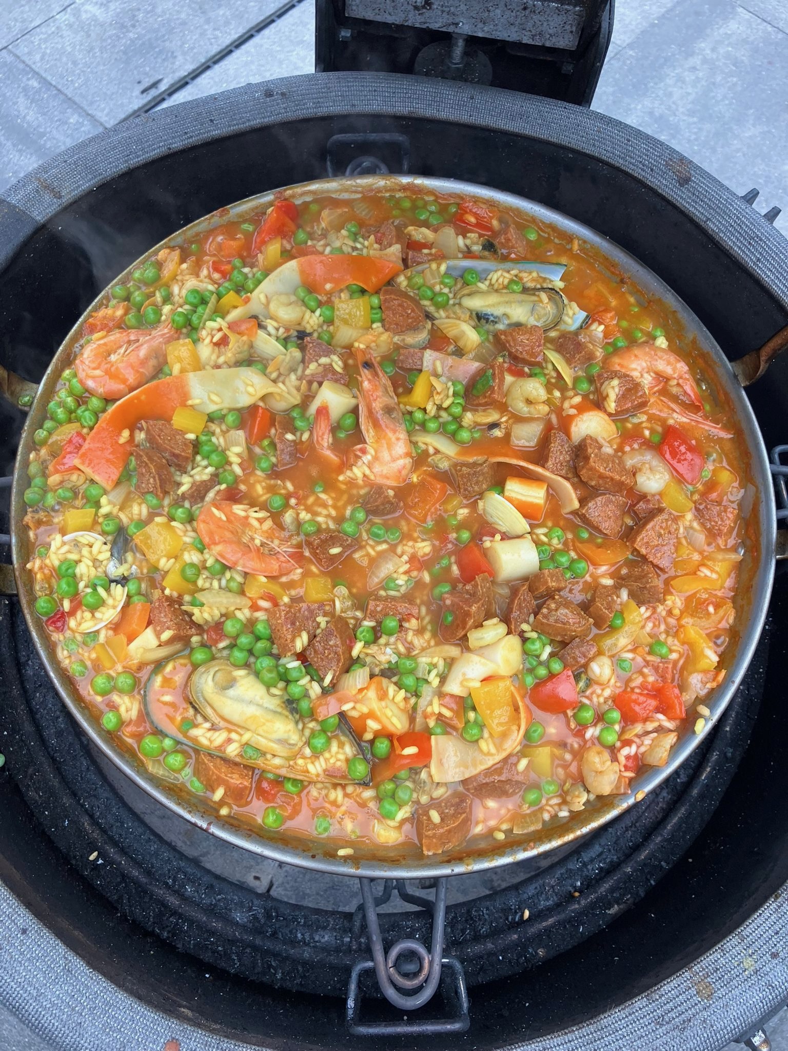 Authentiek Paella Recept Op De Kamado BBQ - Het Lekkerste Spaanse Recept